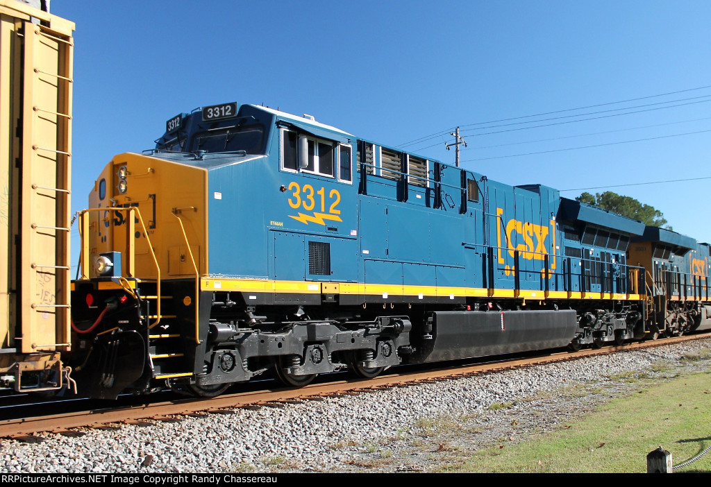 CSX 3312 and 3031